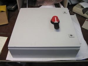 Solarbos Disconnect Combiner Cs200-16-15-N3 - SPW Industrial