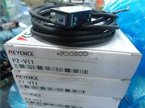 KEYENCE PZ-V11 Photoelectric Sensor New In Box