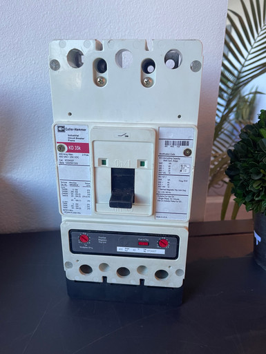 Cutler-Hammer KD 35K 2 Pole 600V 400 Amp Trip Breaker
