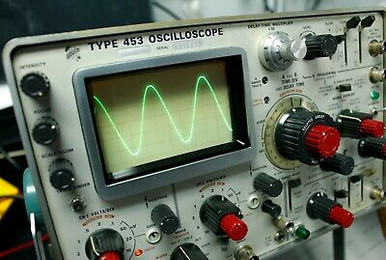 Tektronix Type 453 Oscilloscope Configured For Analog Waveform Display