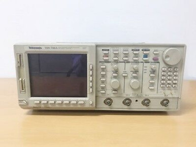 Tektronix Tds744A 500Mhz 2Gs/S 4Ch Oscilloscope