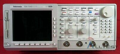 Tektronix Tds754D -13-1F-2F B022590 500Mhz Digital Oscilloscope