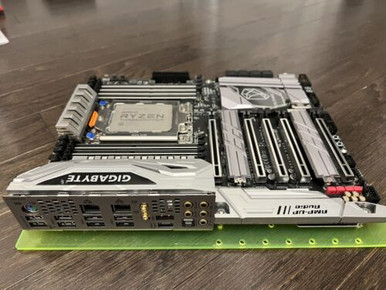 Gigabyte X399 Designare Ex Amd Ryzen Tr4 With Ryzen Thripper 1920X Cpu ...