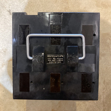 BoltSwitch PT324 Fusible Pull-Out 200A 3Pole 240V HANDLE ONLY Included ...