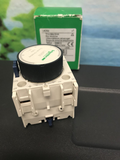 Schneider/Telemecanique Contactor Time Delay LADT2 New