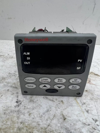 NEW! HONEYWELL UDC3200 TEMP CONTROLLER DC3200-CE-200R-210-00000-E0-0
