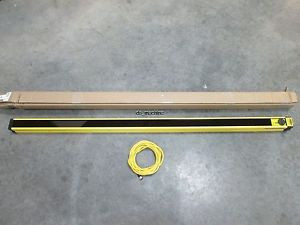 New Banner SGXLE3-533Q8E EZ-Screen Grid System Emitter, 15-70m Range