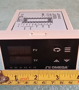 Omega Temperature Controller Model: CN8551RTD-R1-C2-24V