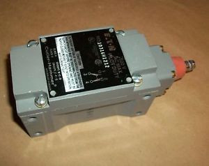Buy - Eaton Explosion Proof Limit Switch 10316H1212 NEW