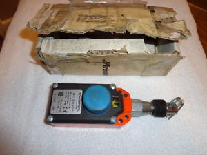 Buy - Schmersal ZS71-10/1S-WVD-A Safety Pull Switch