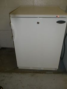 Buy - NORLAKE SCIENTIFIC (TESTED AT -4 DEGREES) LAB FREEZER LF041WWW/OM