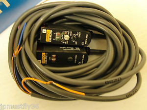 Omron Photoelectric Switch E3S-At21, 10-30Vdc, Through Beam - SPW ...