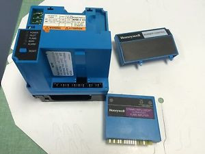 USED HONEYWELL BURNER CONTROL RM7890A 1015 W/ R7849 B 1021 Q7800 A 1005 ...