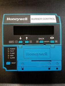 Honeywell RM7895A1014 Burner Control Pushbutton Display Flame amp Timer ...