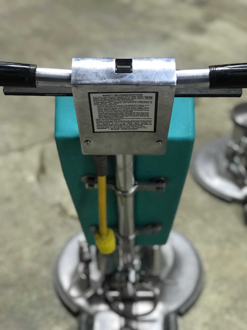 Refurbished 20" 1.5hp Rotary Scrubber W/Solution Tank - Facility ...