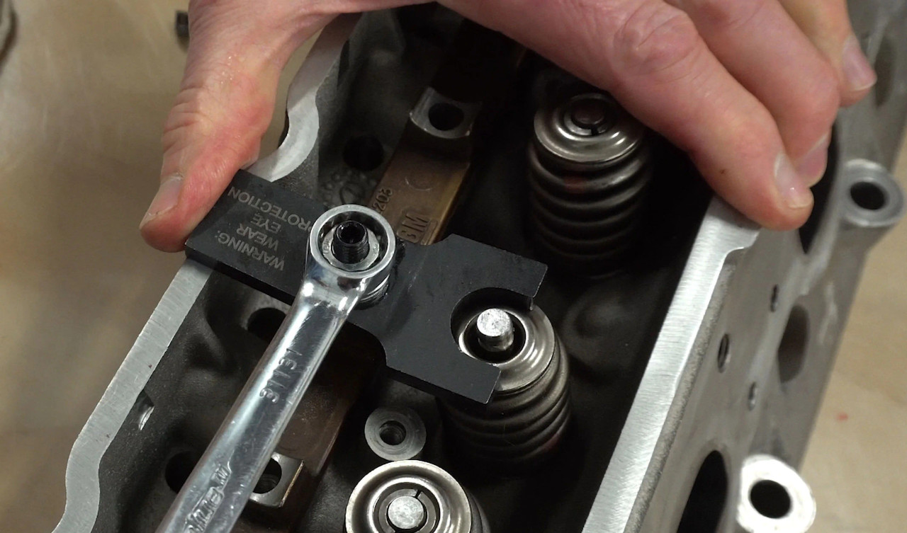 Lisle 16560 Valve Spring Compressor For GM LS