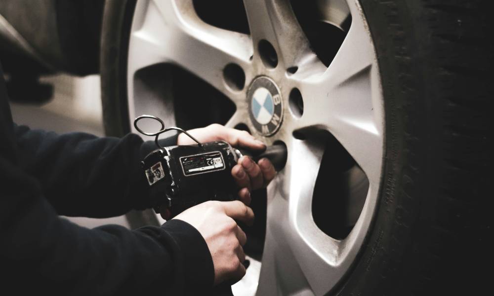 Automatic vs. Semi-Automatic Tire Changers: Which Will Suit Your Needs ...