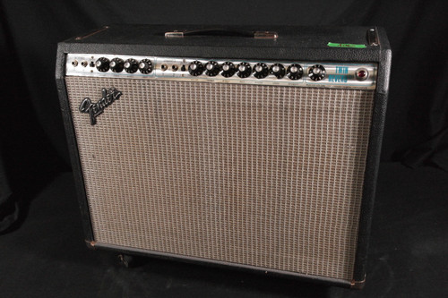Fender 1981 Twin Reverb Silver Panel Amplifier - Tundra Music INC ...
