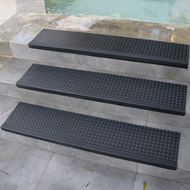 "Diamond-Plate Commercial" Rubber Stair Treads - (6 Packs)
