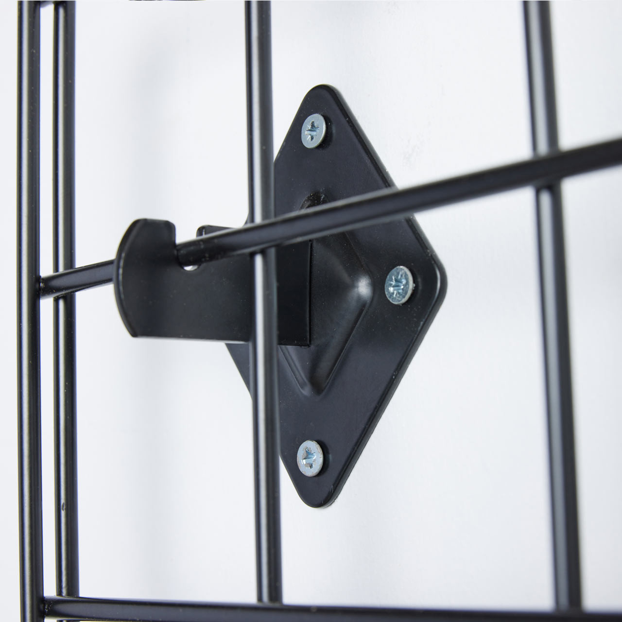 6ft Wall-Mounted Grid Mesh Display - H1830 x W610mm