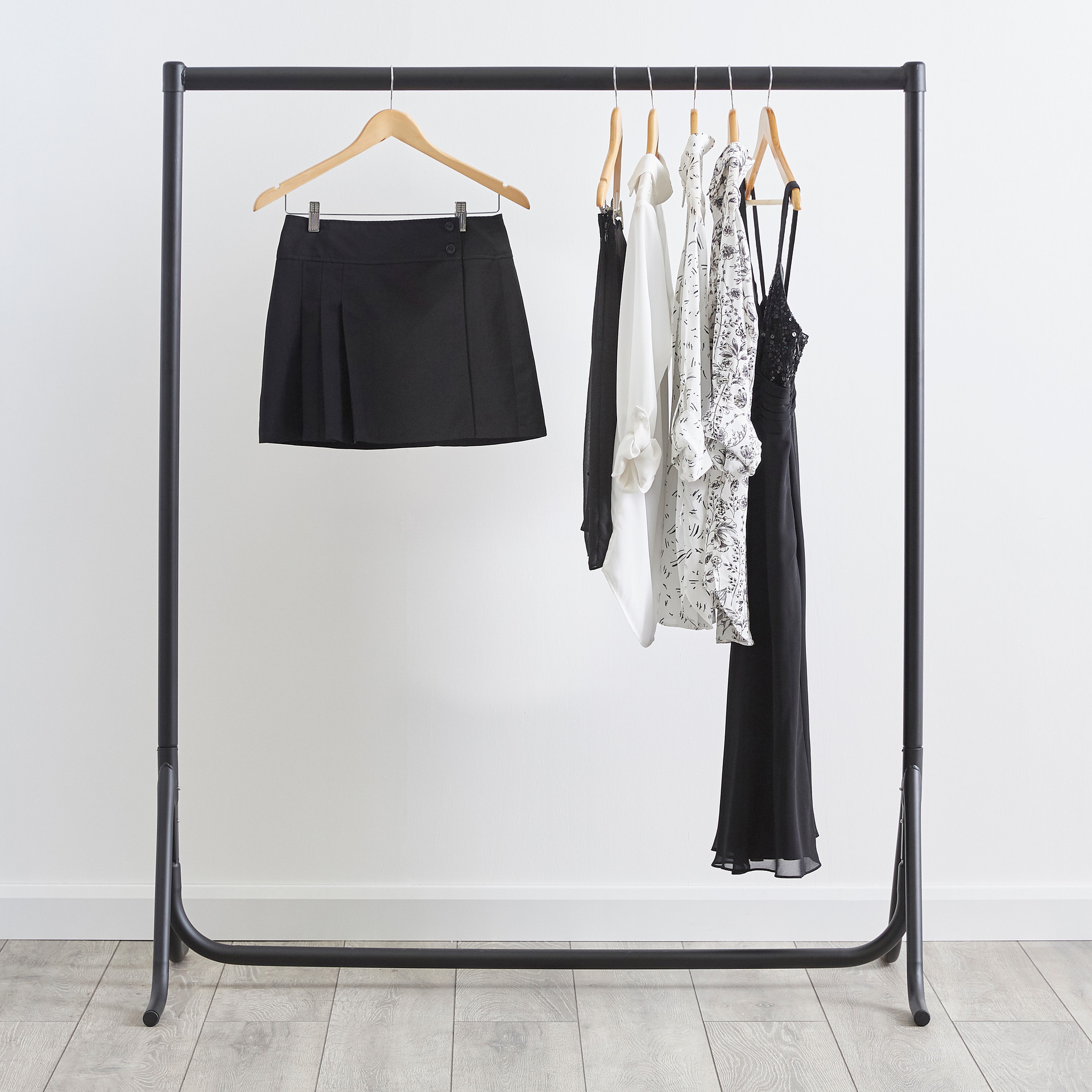 Fishtail Black Heavy-Duty Clothes Rail - Choice of 3 ft to 6 ft widths