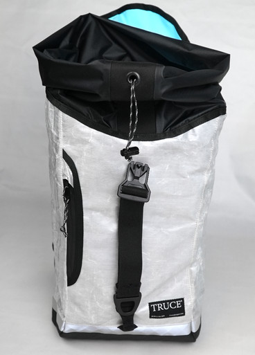 M Drop Liner Backpack from DCF Dyneema® with light blue liner