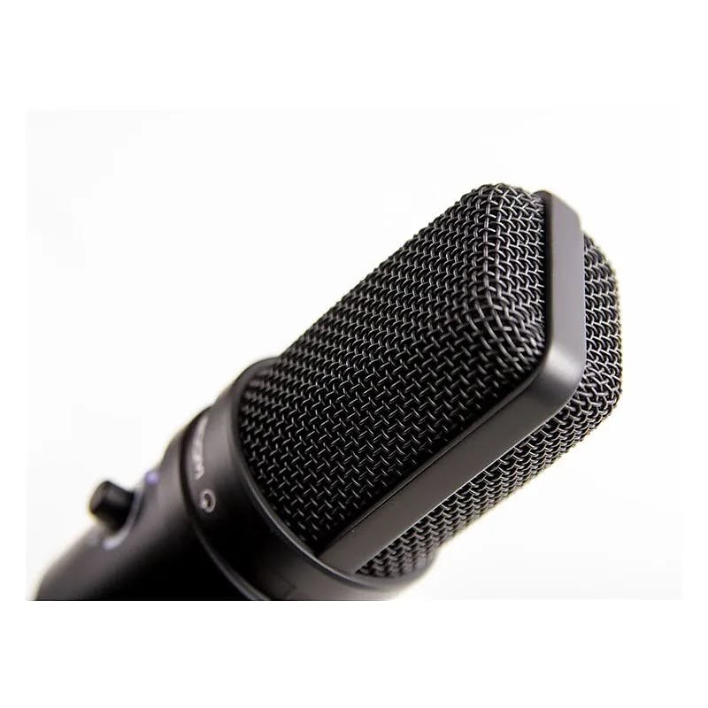 Zoom Dynamic Large Diaphragm USB Microphone - Andertons Music Co.