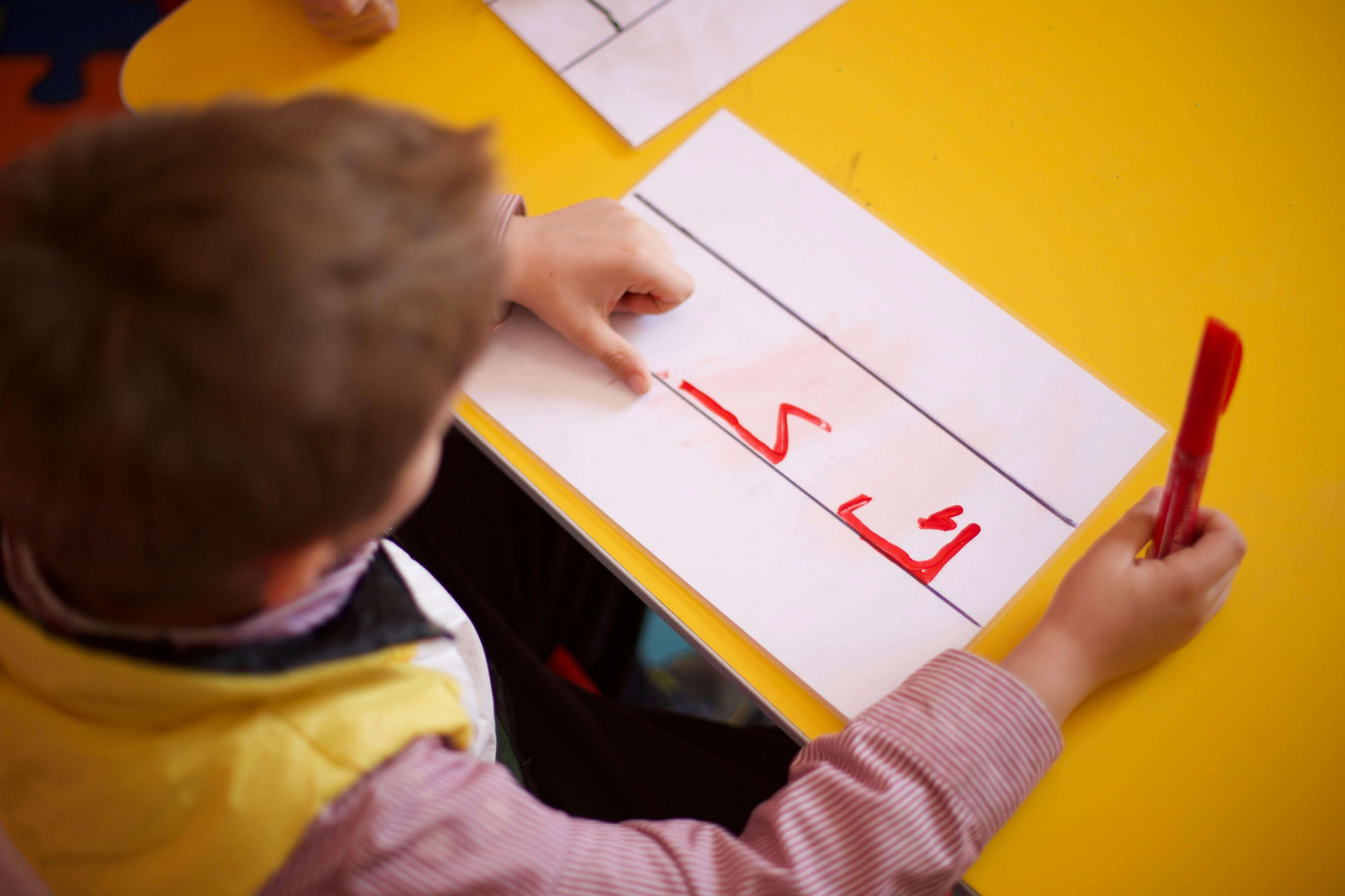 Learn to Write Arabic Alphabets for Kids - Manarah