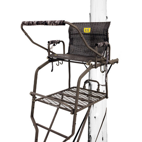 Hawk Tree Stands | Ladderstands, hang-on stands, climbing stands