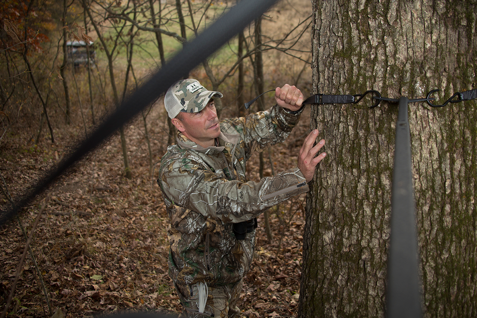 18' Big Denali 2-Man Ladderstand - Hawk Treestands