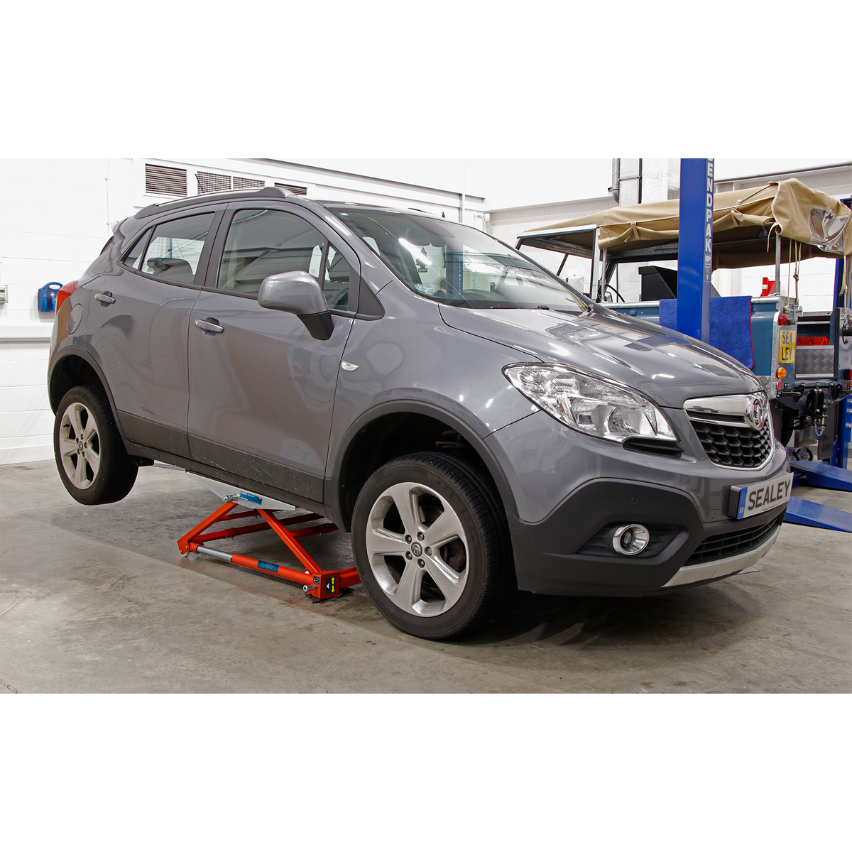 1500kg Portable Pivot Car Lift | PPL01 | Sealey