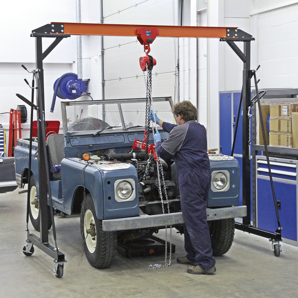 1 Tonne Portable Adjustable Gantry Crane | SG1000 | Sealey