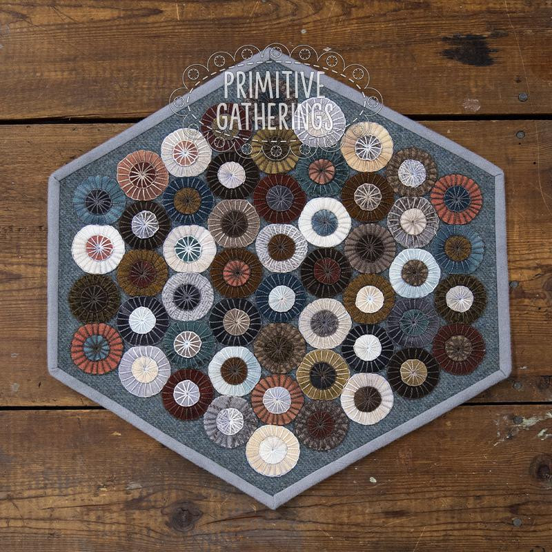 Penny Stop Table Mat PRI-2078 - Primitive Gatherings Quilt Shop