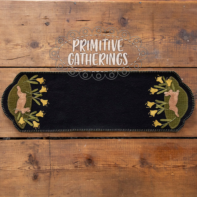 Holly & Poinsettia Table Runner PRI-344 - Primitive Gatherings Quilt Shop