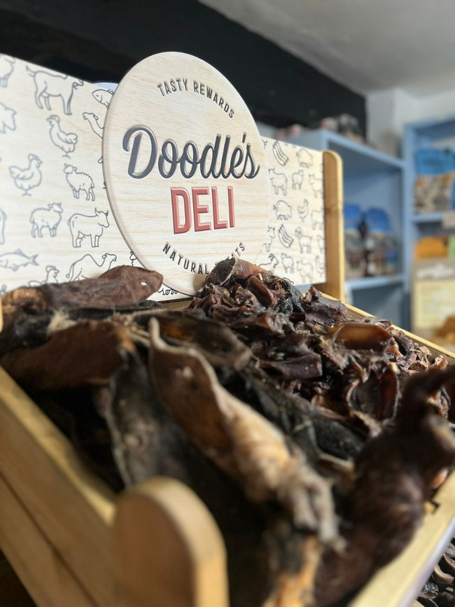 Doodles Deli Air Dried Beef Pizzle 1kg - Pedigree Wholesale Ltd
