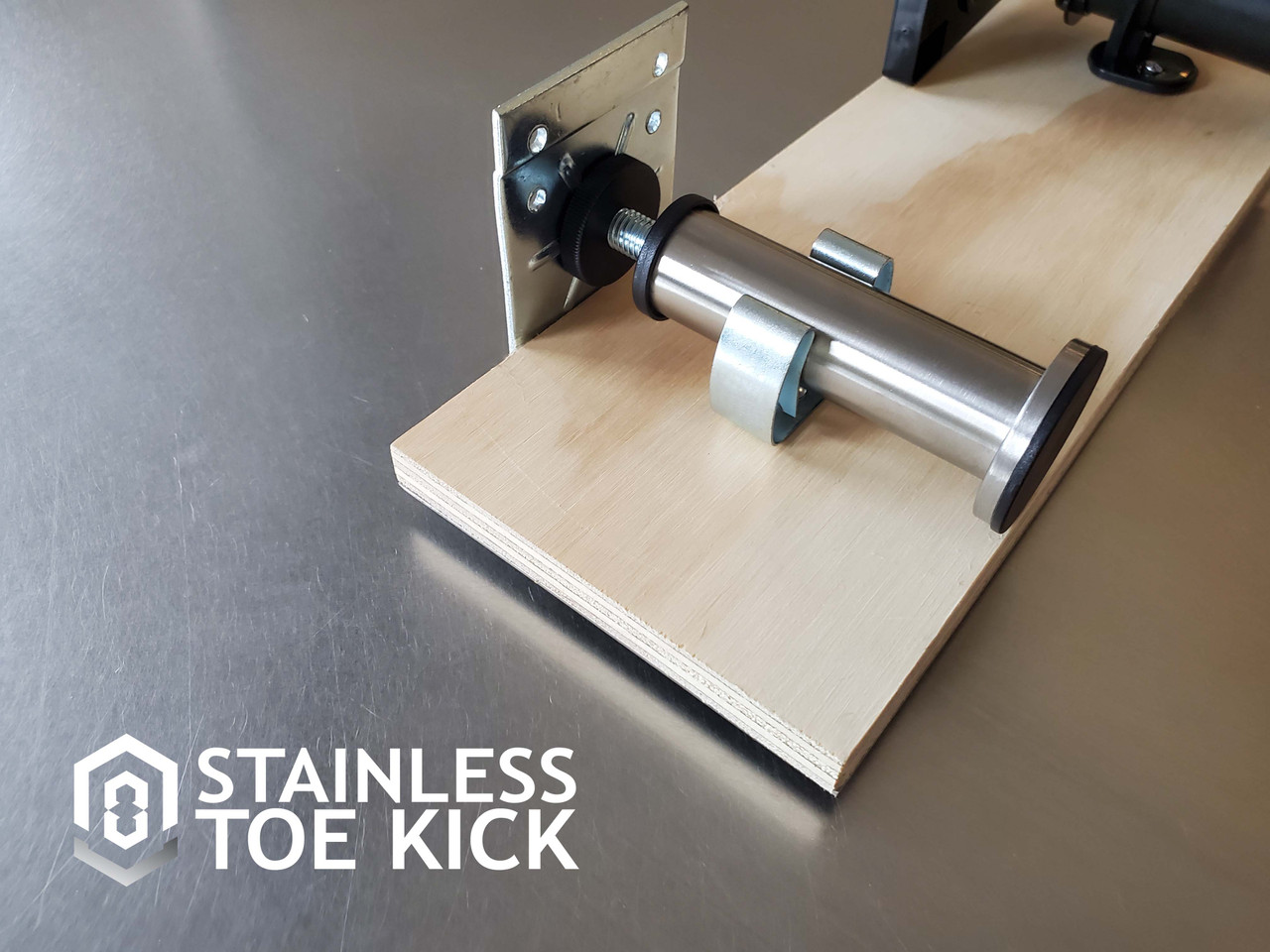 Zinc-Plated Toe Kick Clips (1-1.25" Diameter Connections)