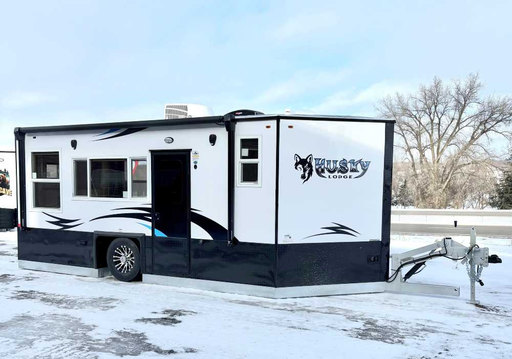 Ice Castle Husky Vacation Lodge RV 8×17 (White/Black) | Outlander ...
