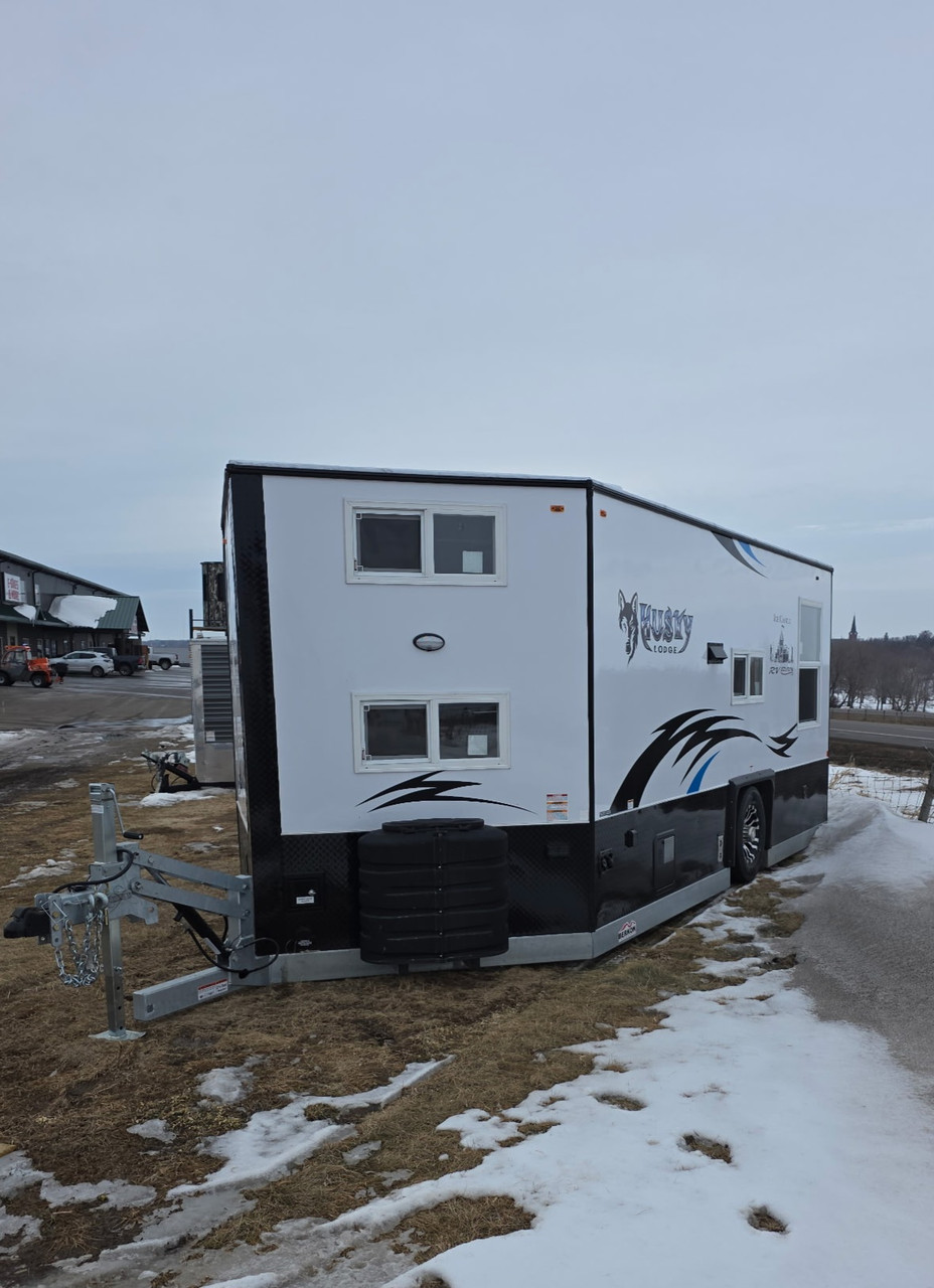 Ice Castle Husky Vacation Lodge RV 8×17 (White/Black) | Outlander ...