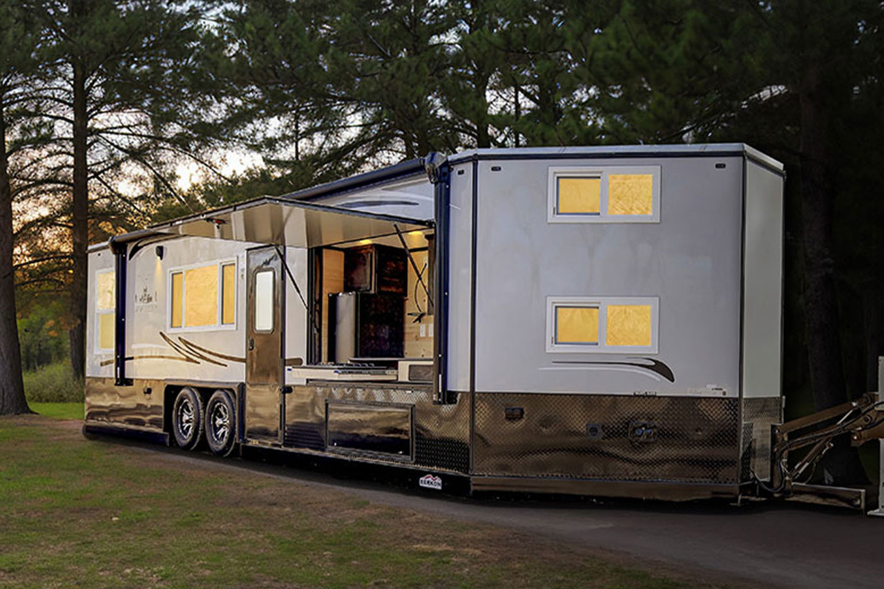Ice Castle American Dream 8x31S RV Camper & Fish House | Outdoorica