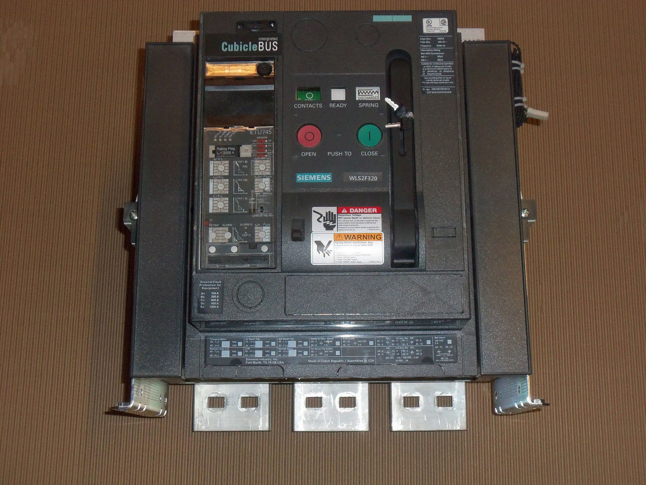 NEW SIEMENS WLS WLS2F320 2000 AMP TRIP LSIG ETU745 CUBICLE CIRCUIT BREAKER