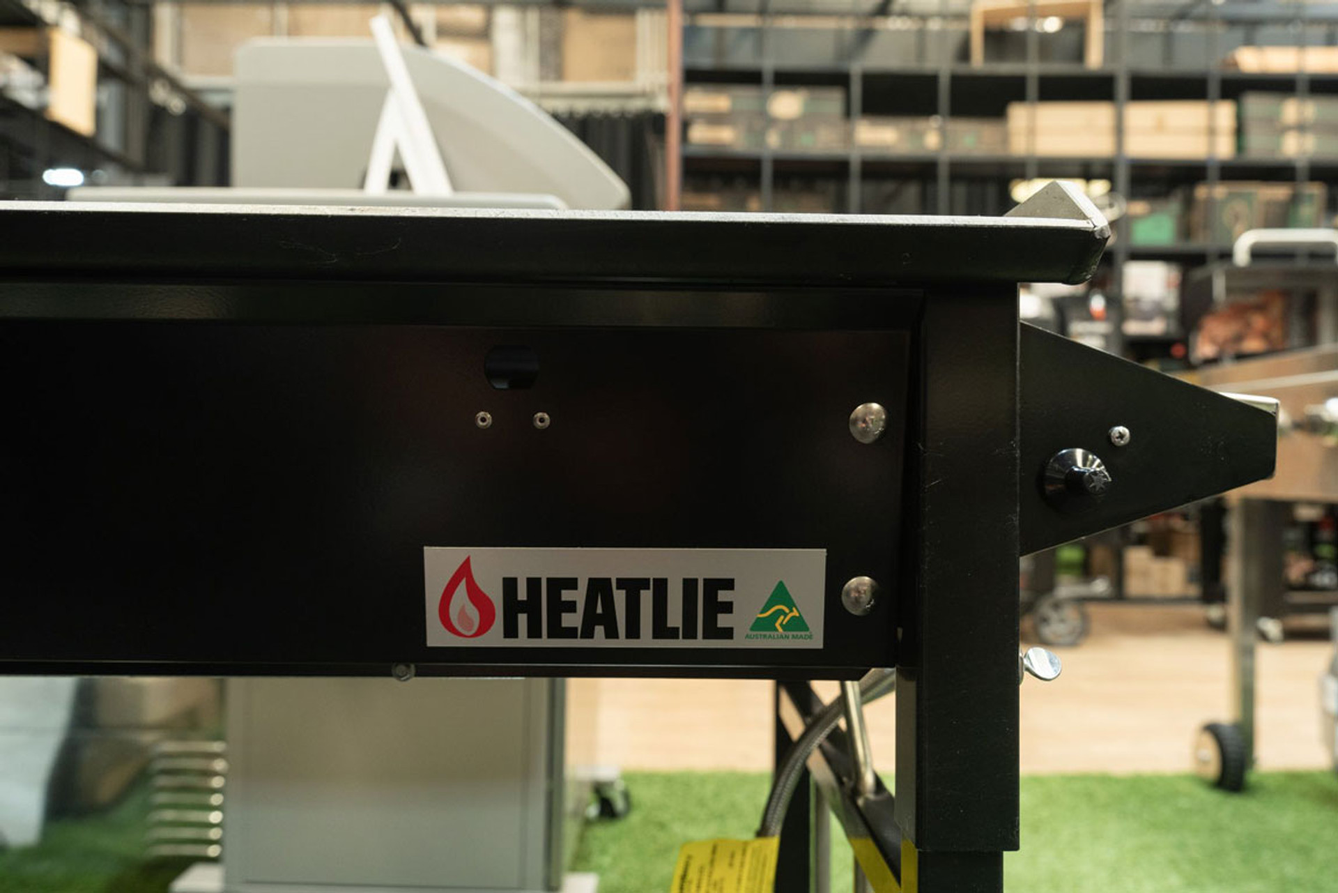 Heatlie 1150 Powder Coated Mobile BBQ - The BBQ King - One of Australia ... Heatlie 1150 Powder Coated Mobile BBQ - The BBQ King - One of Australia ...