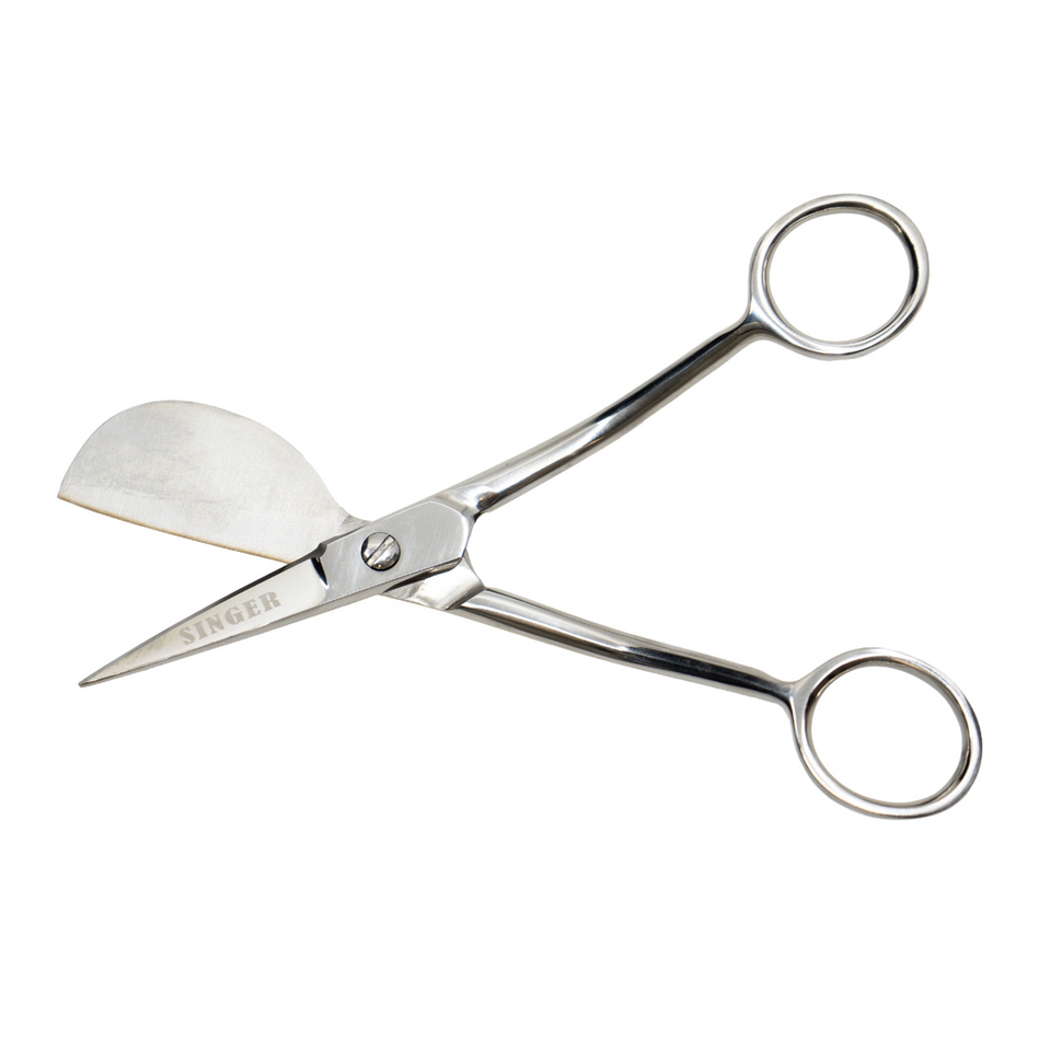 How to use the Automatic Needle Threader - SINGER®