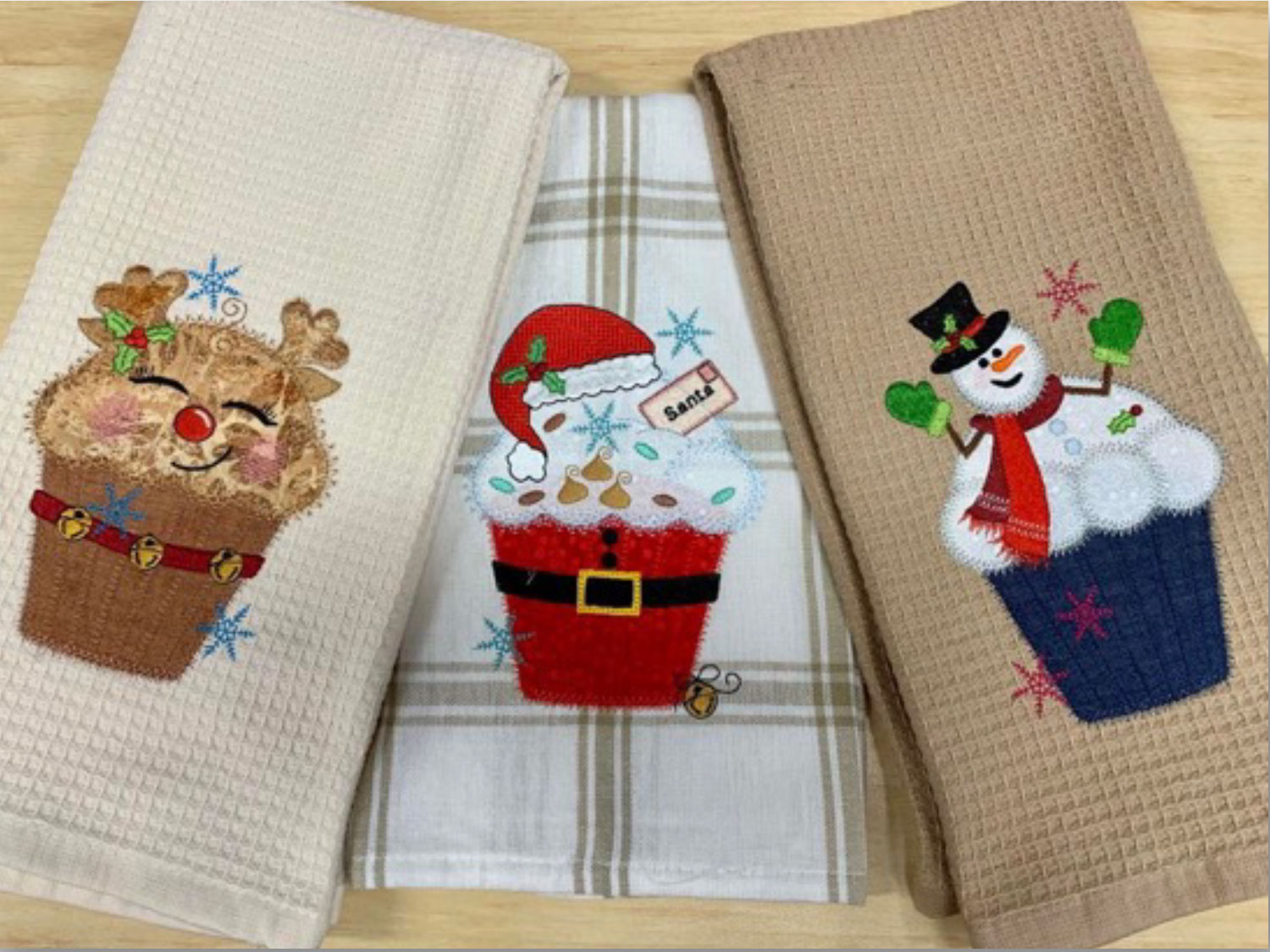 Fast Crafts - Christmas Tea Towels - SINGER®