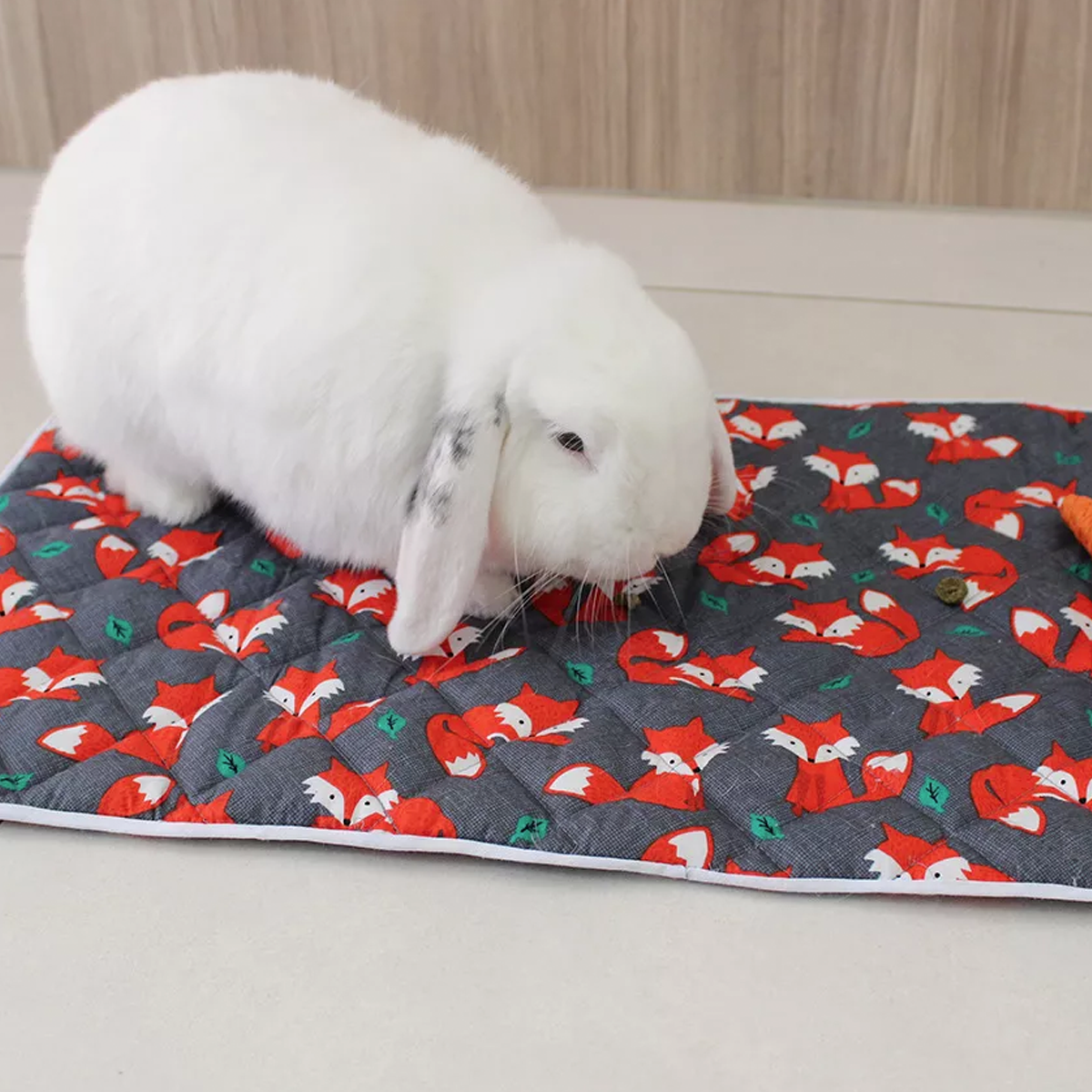 Quilted Pet Blanket - SINGER®