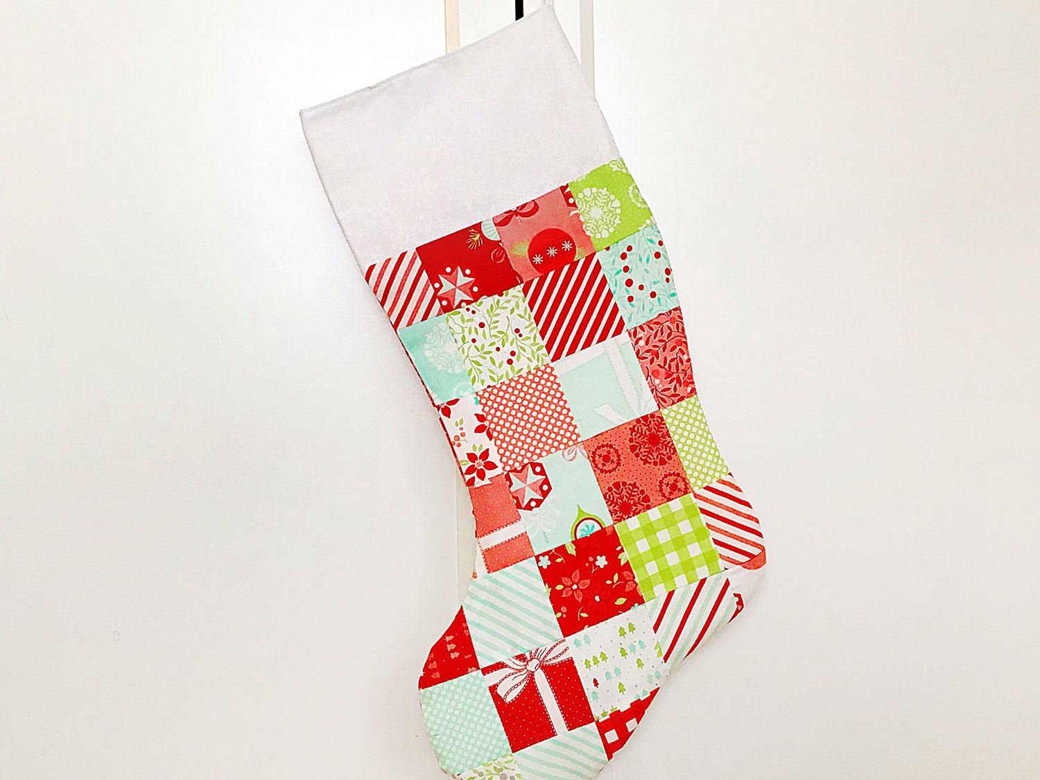 Scrappy Christmas Stocking - SINGER®