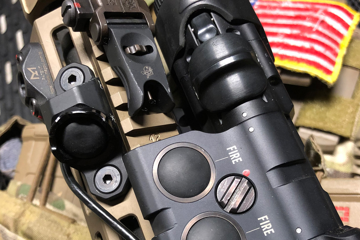 Unity Tactical Hot Button - MLOK Mount - Surefire - 7" - BK