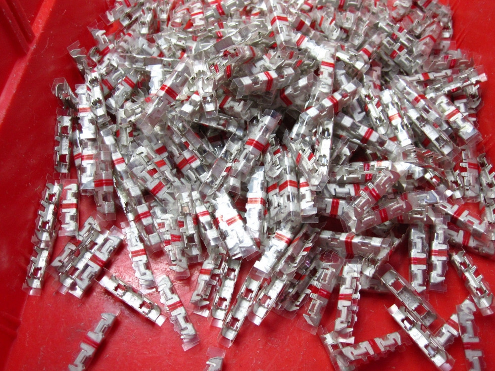 AMP | TYCO | 60947-3 |Picabond | Connectors | Red