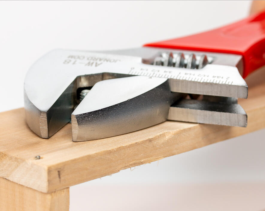 Adjustable |Wrench |18" |with |Extra |Wide |Jaws