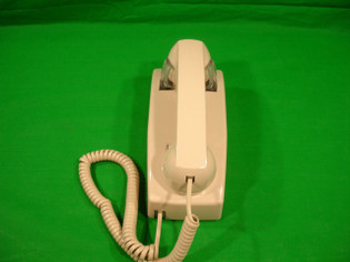 2554 | STYLE | NO | DIAL | WALL | PHONE | HOTEL | LOBBY | TELEPHONE | ASH