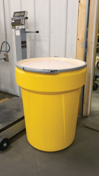EAGLE 40 Gallon Metal Lever-Lock Lab Pack Plastic Barrel Drum, Yellow